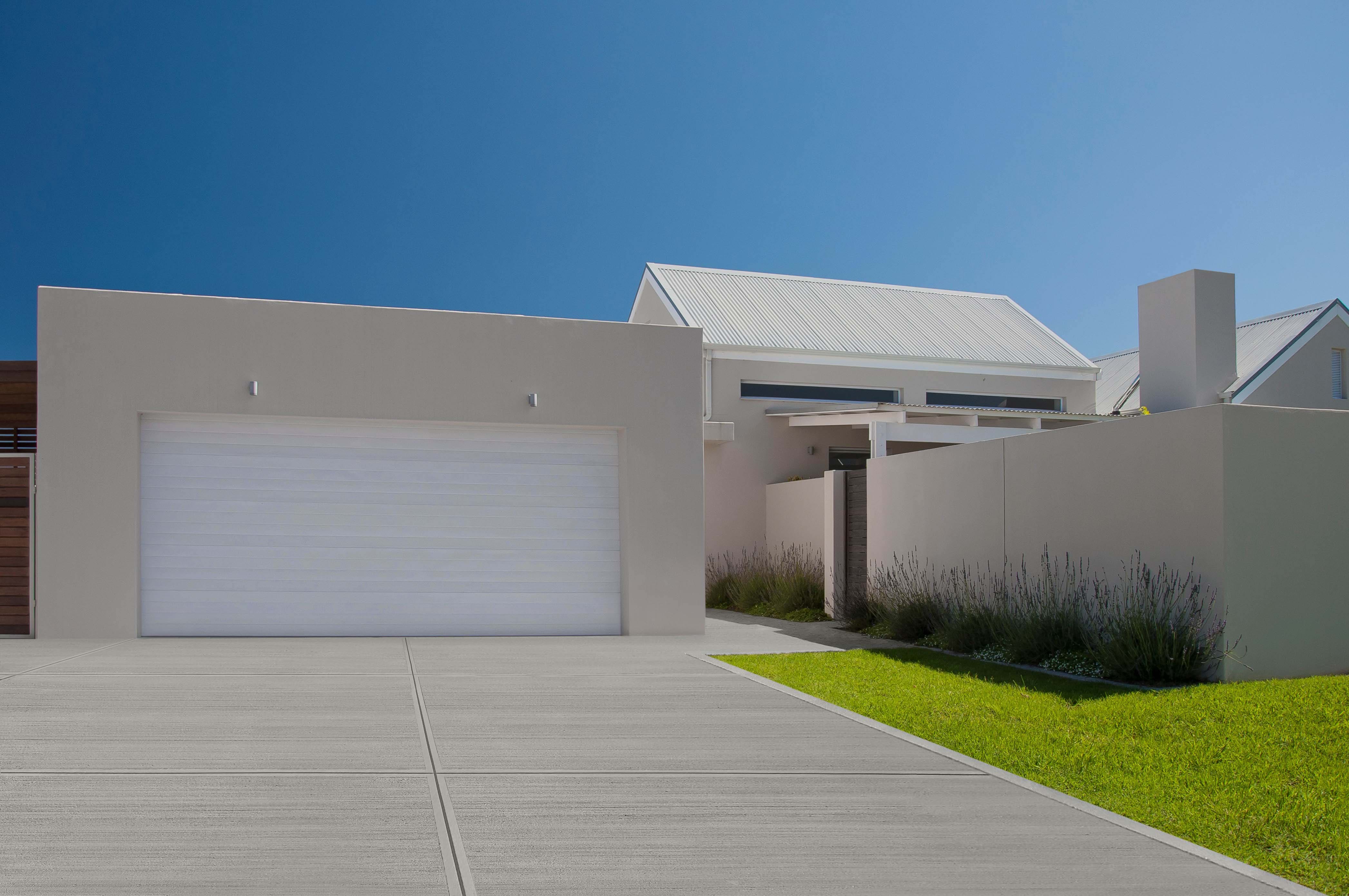 Adding colour and pattern to new concrete with Dulux Avista